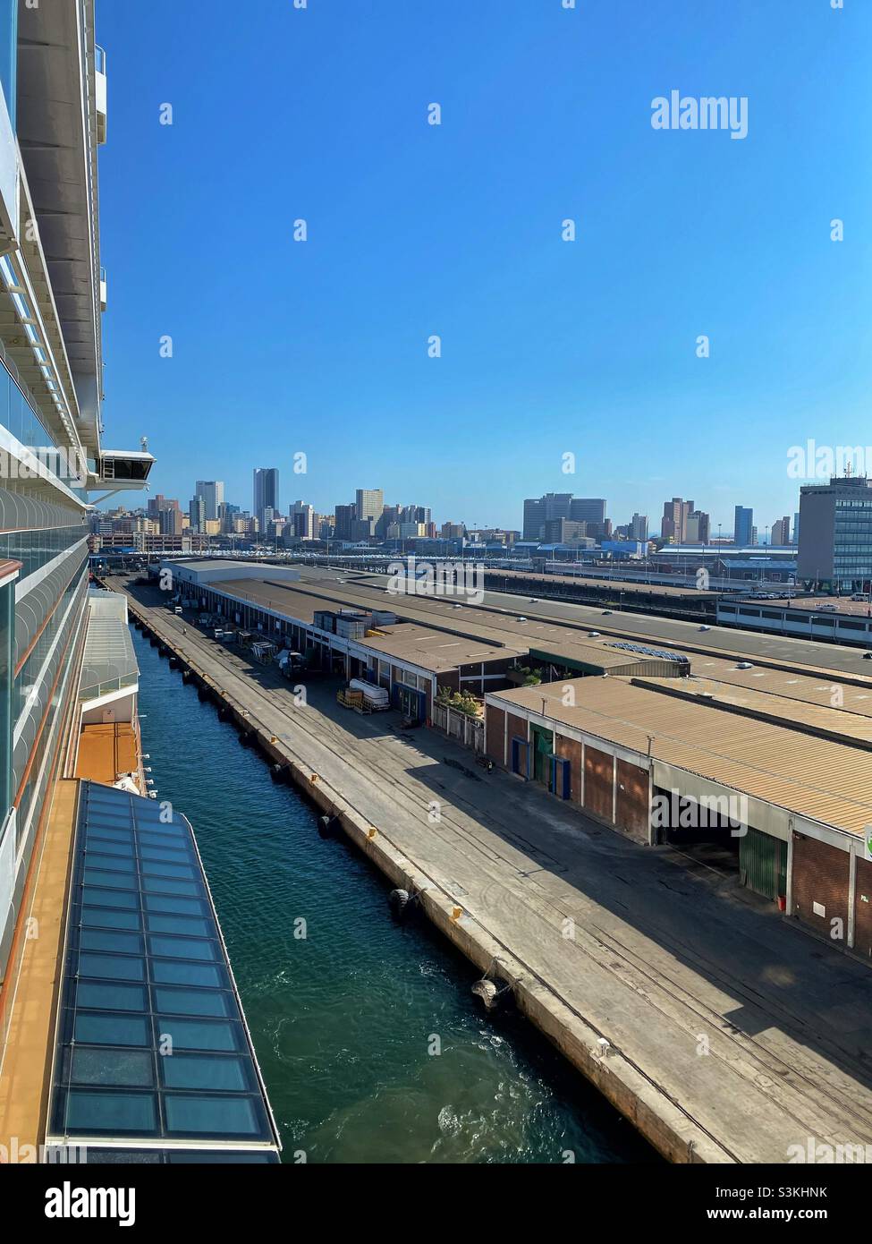 Ready to dock hi-res stock photography and images - Alamy