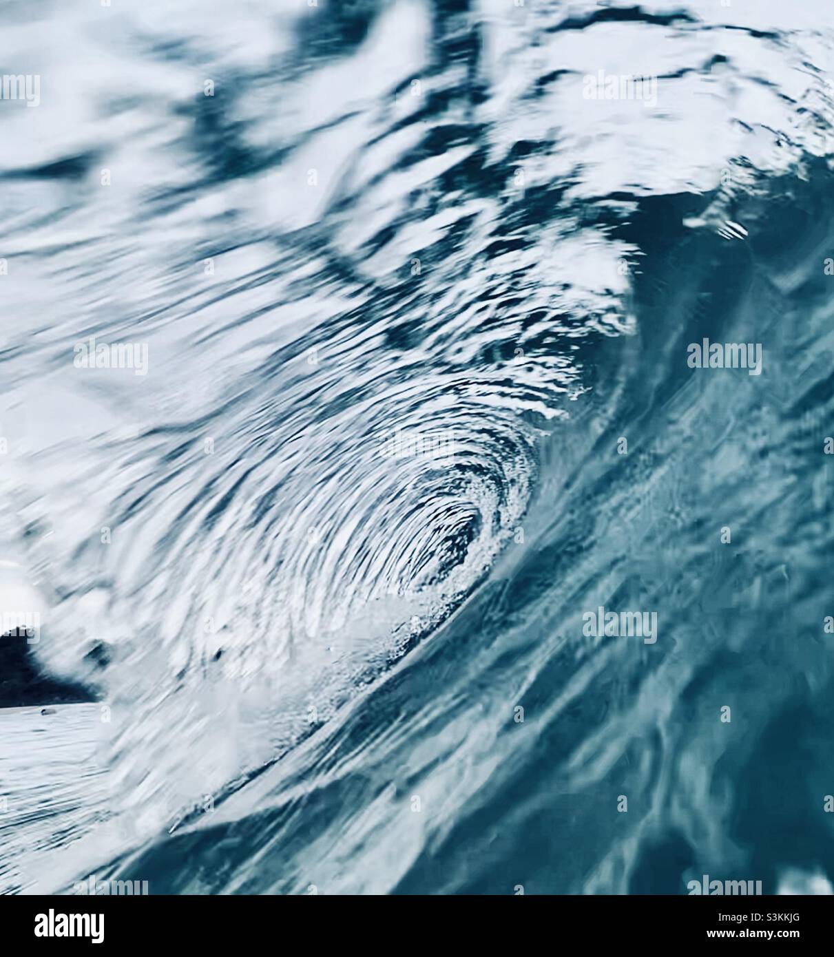 Crystal waves hi-res stock photography and images - Alamy