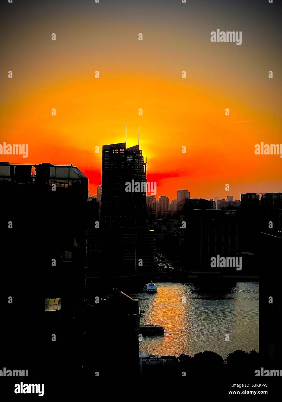 Shanghai and sunset hi-res stock photography and images - Alamy