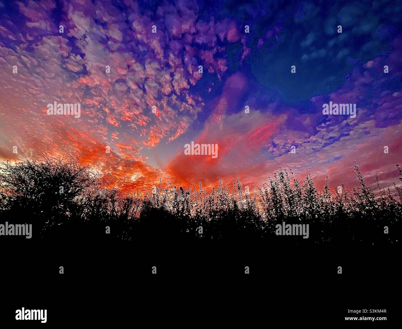 English countryside night sky hi-res stock photography and images - Alamy