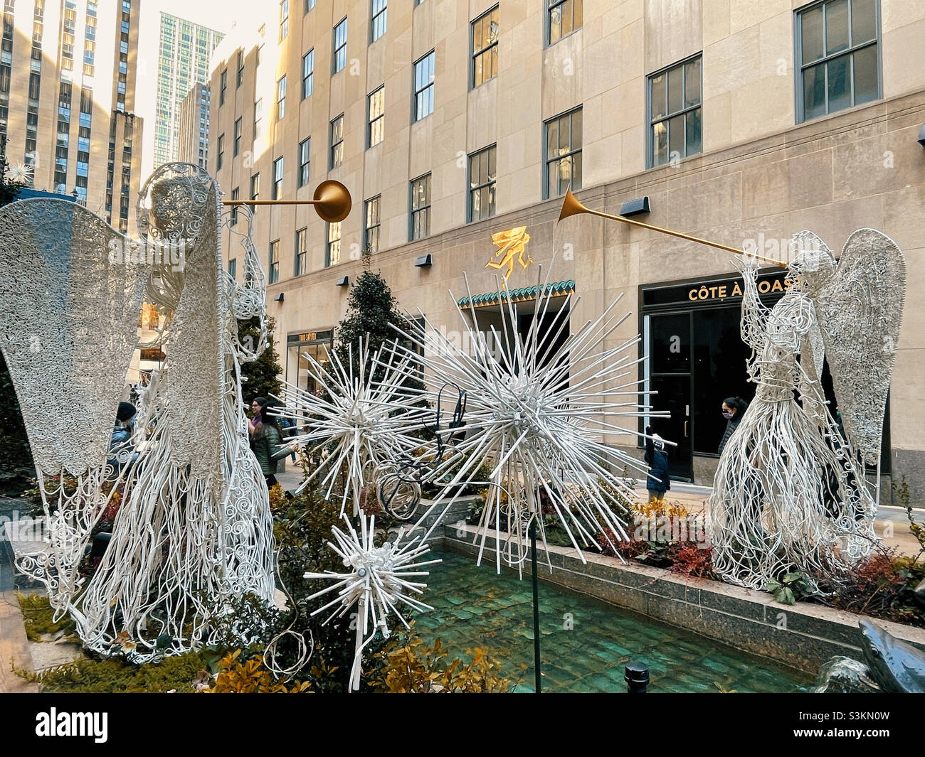 The Herald Angels are a holiday tradition in the channel gardens in ...
