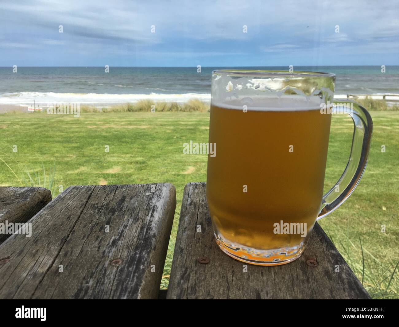 Beer beach club hi-res stock photography and images - Alamy
