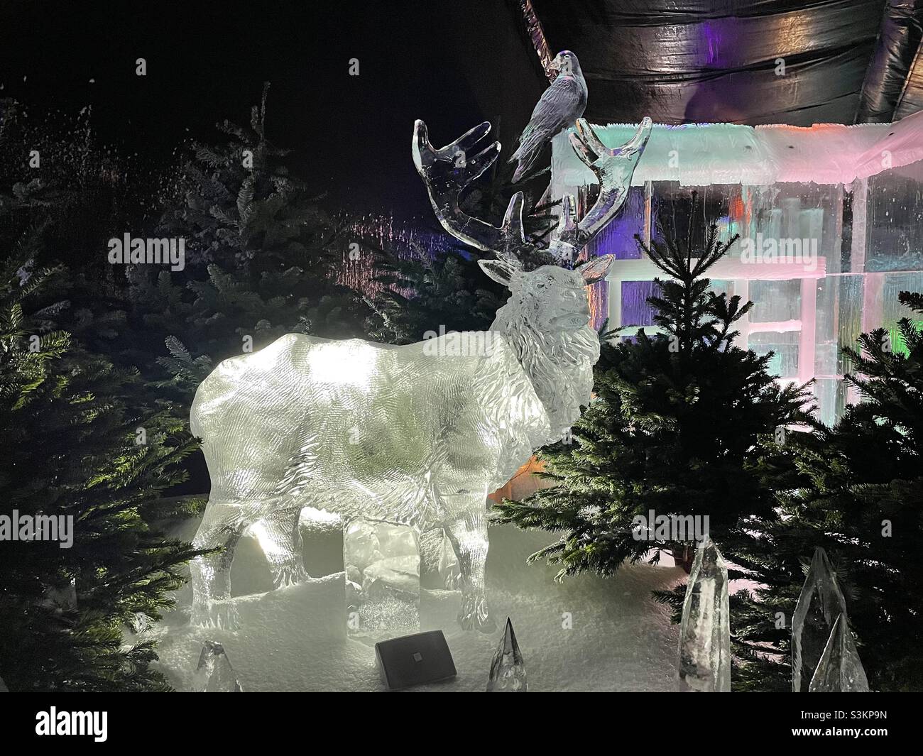 Sculpture of stag hi-res stock photography and images - Alamy