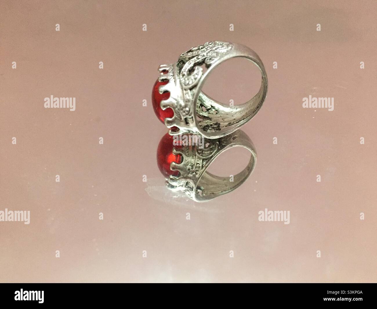 Ring mirror hi-res stock photography and images - Alamy