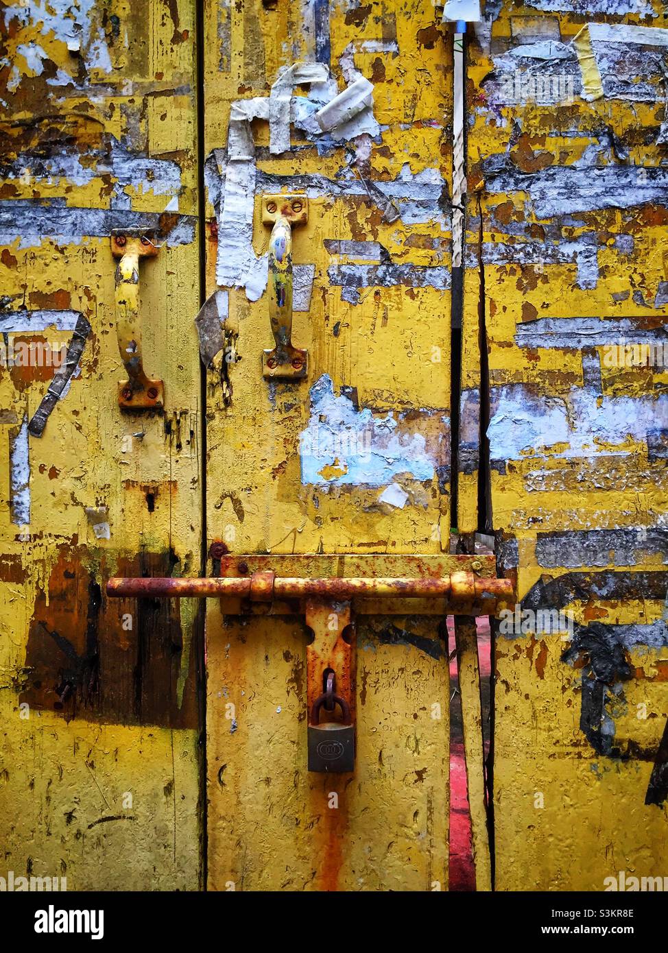 Hong kong metal gate hi-res stock photography and images - Alamy