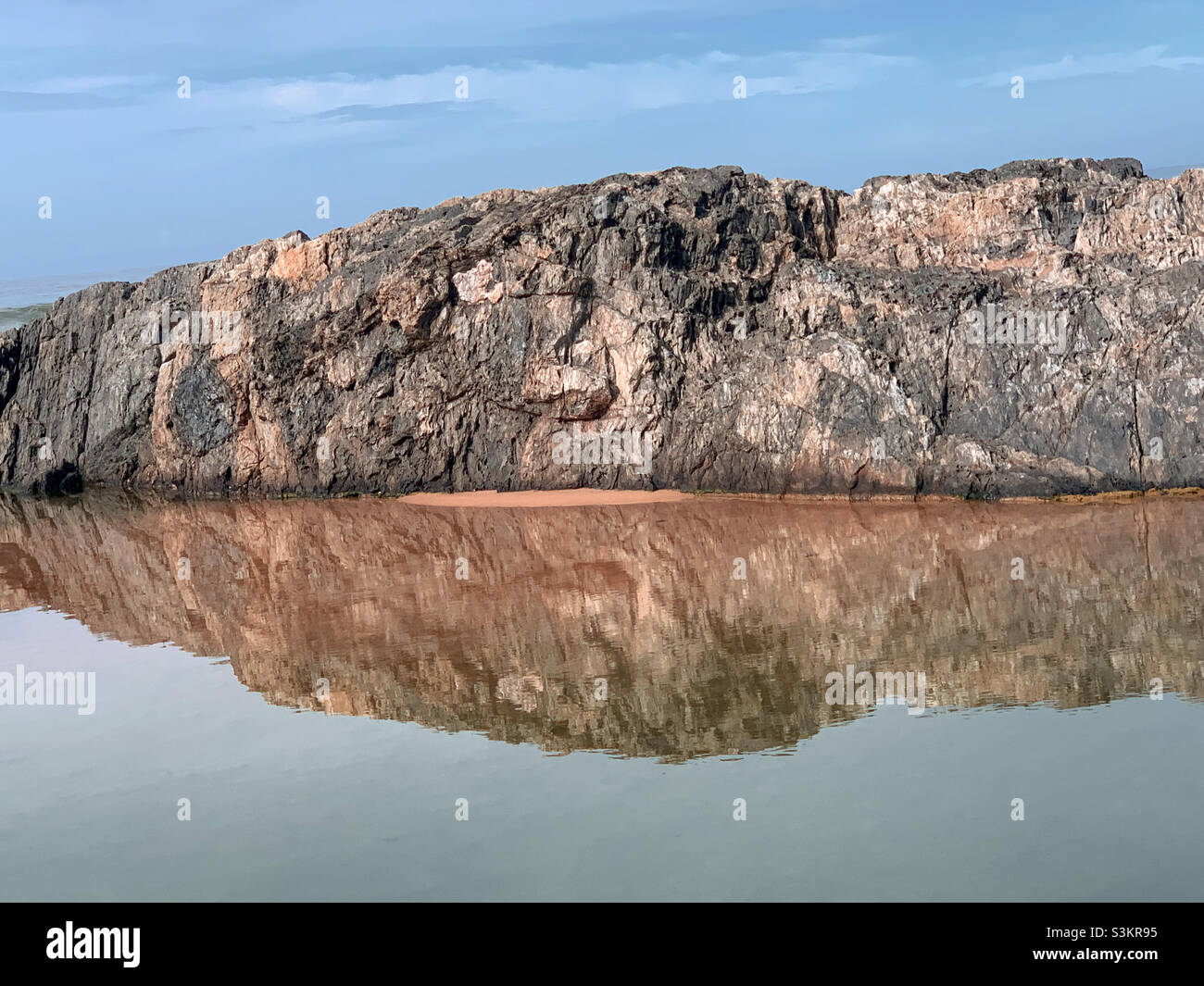 Reflection of rocks hi-res stock photography and images - Alamy