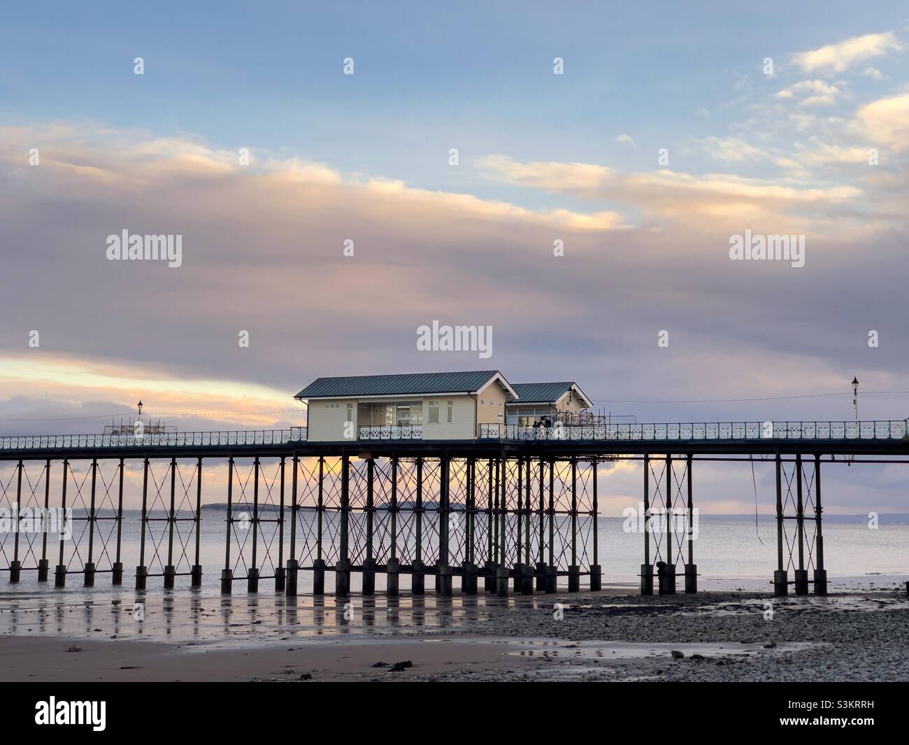 Sunset penarth pier hi-res stock photography and images - Alamy