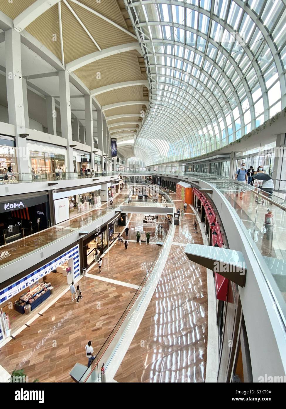Shopping mall infrastructure hi-res stock photography and images - Alamy