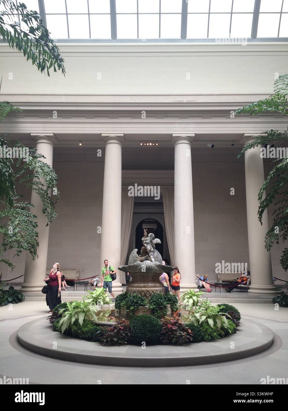 National gallery courtyard dc hi-res stock photography and images - Alamy