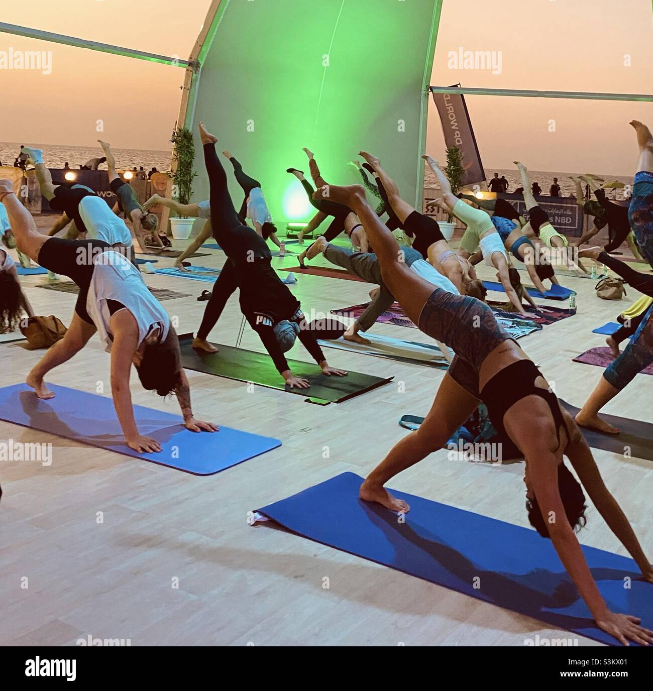 Group beach fitness hi-res stock photography and images - Alamy