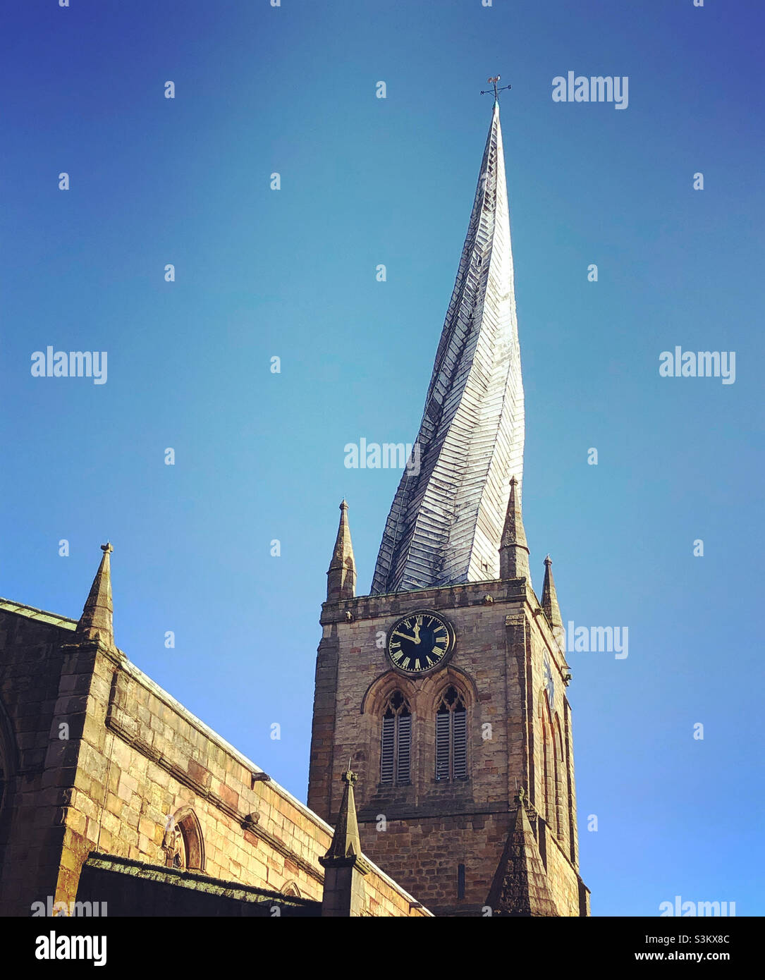 Chesterfield twisted spire hi-res stock photography and images - Alamy