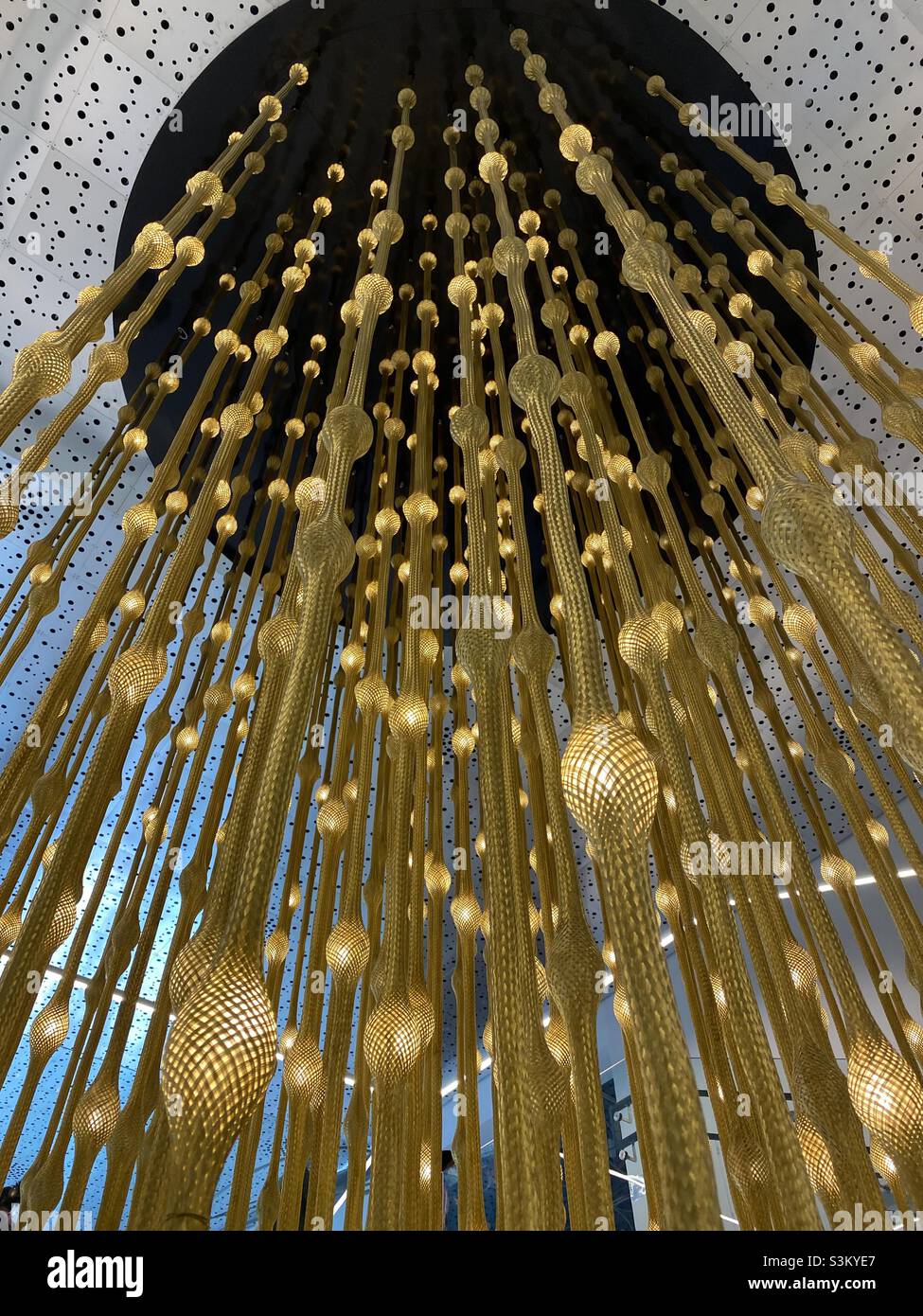 Gold falling hi-res stock photography and images - Alamy