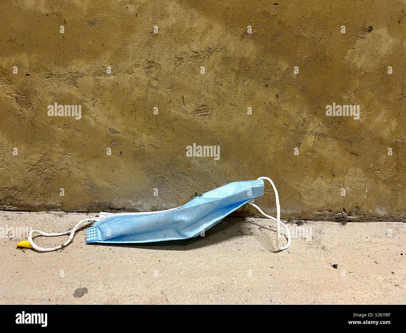 Disposable face mask hi-res stock photography and images - Alamy