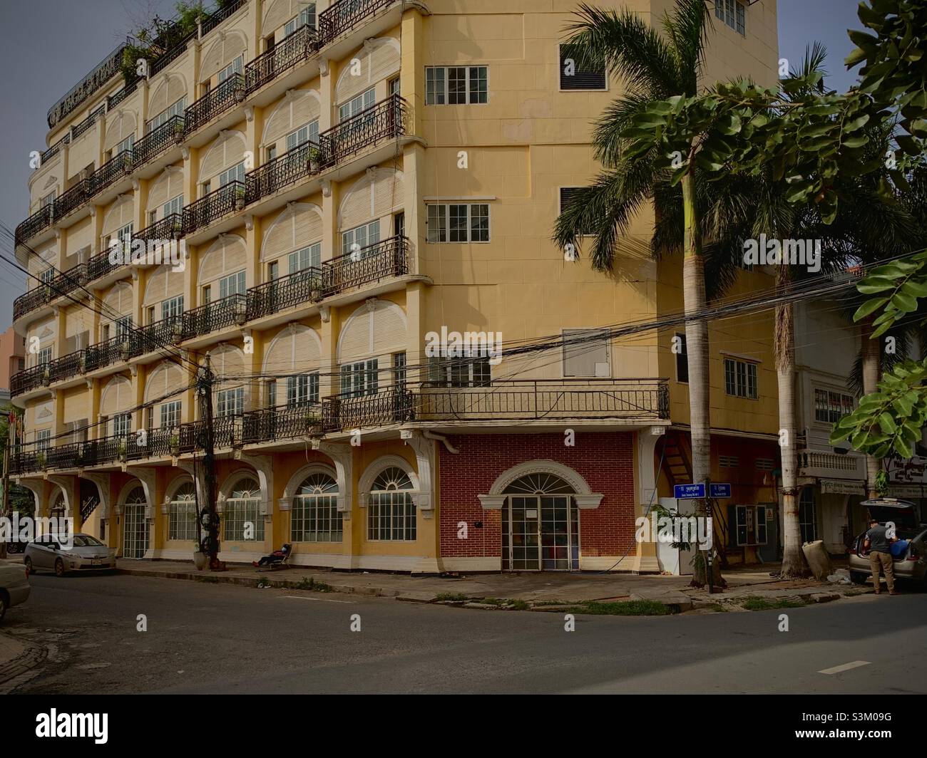 80s building hi-res stock photography and images - Alamy