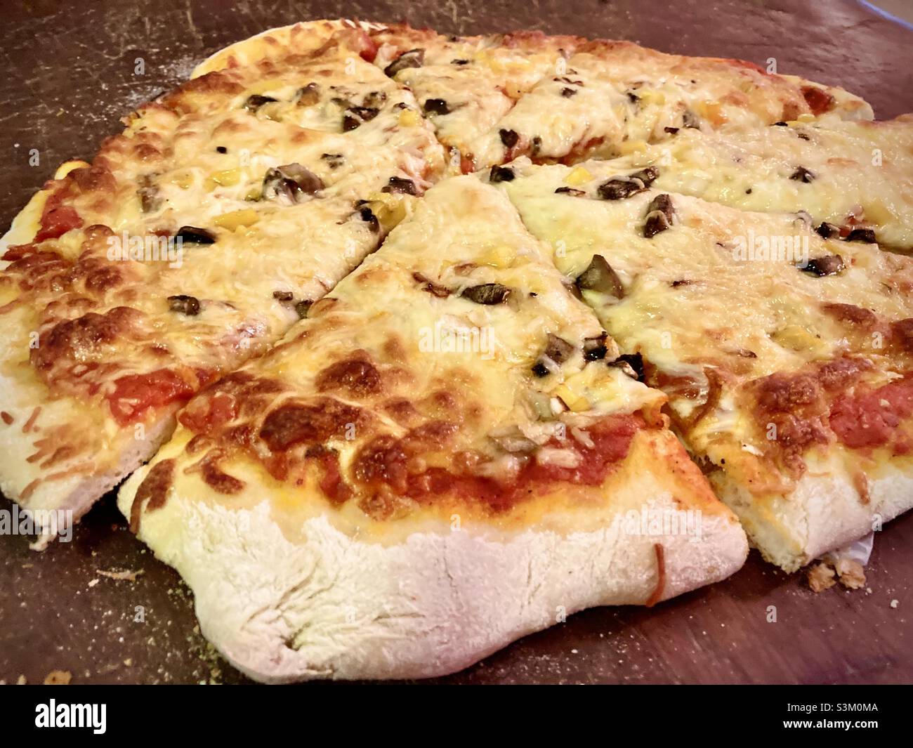 Fresh pizza red tomato hi-res stock photography and images - Alamy