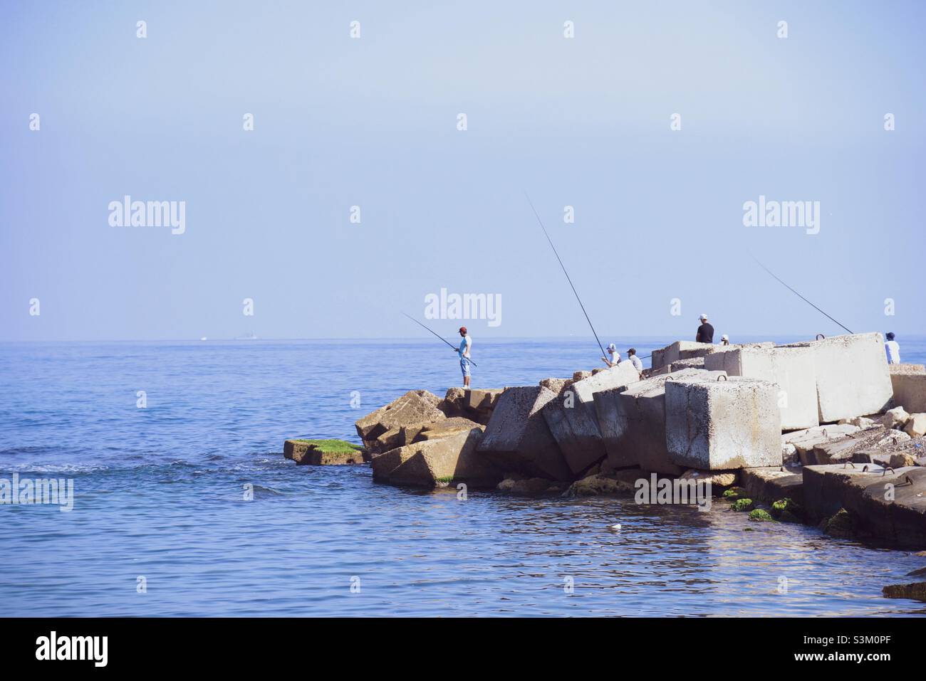 Fishing rocks hi-res stock photography and images - Alamy