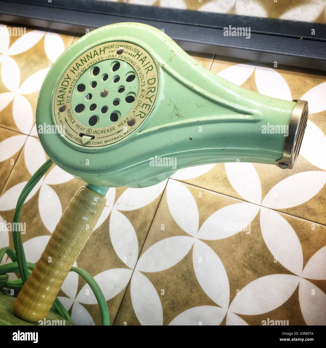 Hair dryer vintage hi-res stock photography and images - Alamy
