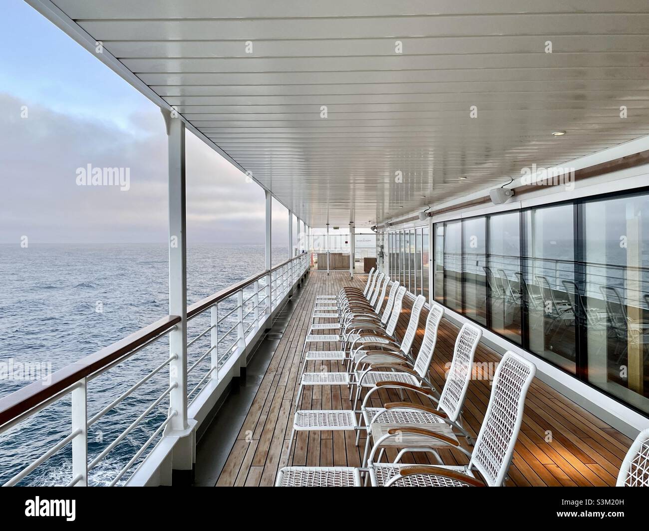 Sun deck hi-res stock photography and images - Alamy