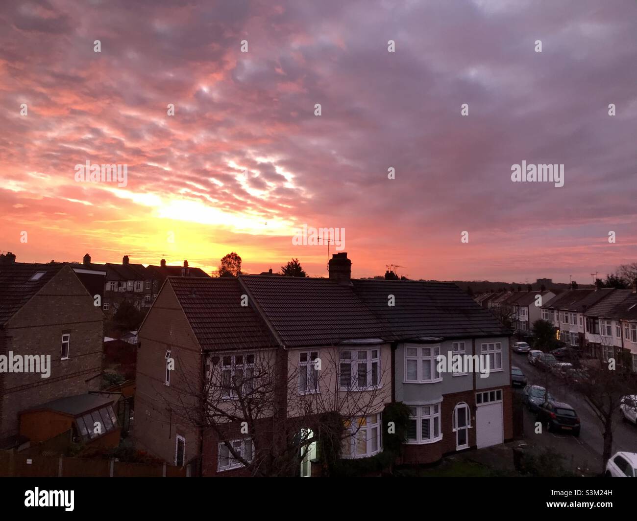 Dawn over suburban London Stock Photo - Alamy