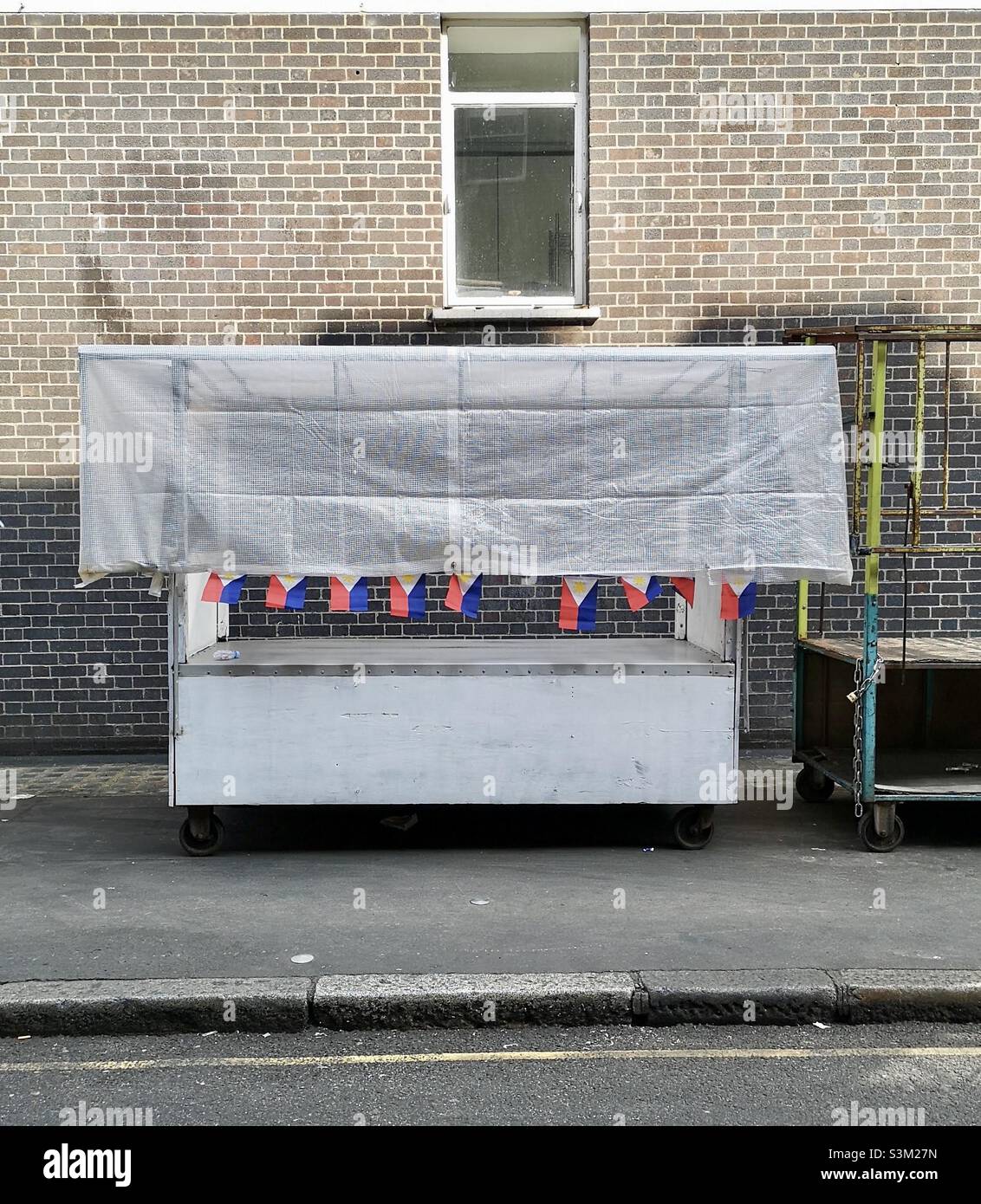 Empty stall at market hi-res stock photography and images - Alamy