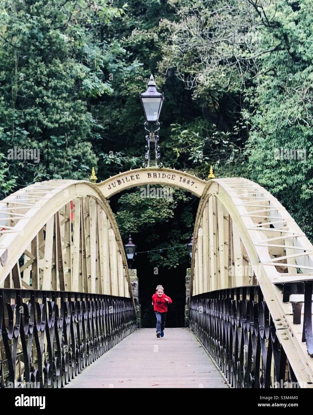 Jubilee Bridge - Matlock Bath Derbyshire U.K Stock Photo - Alamy