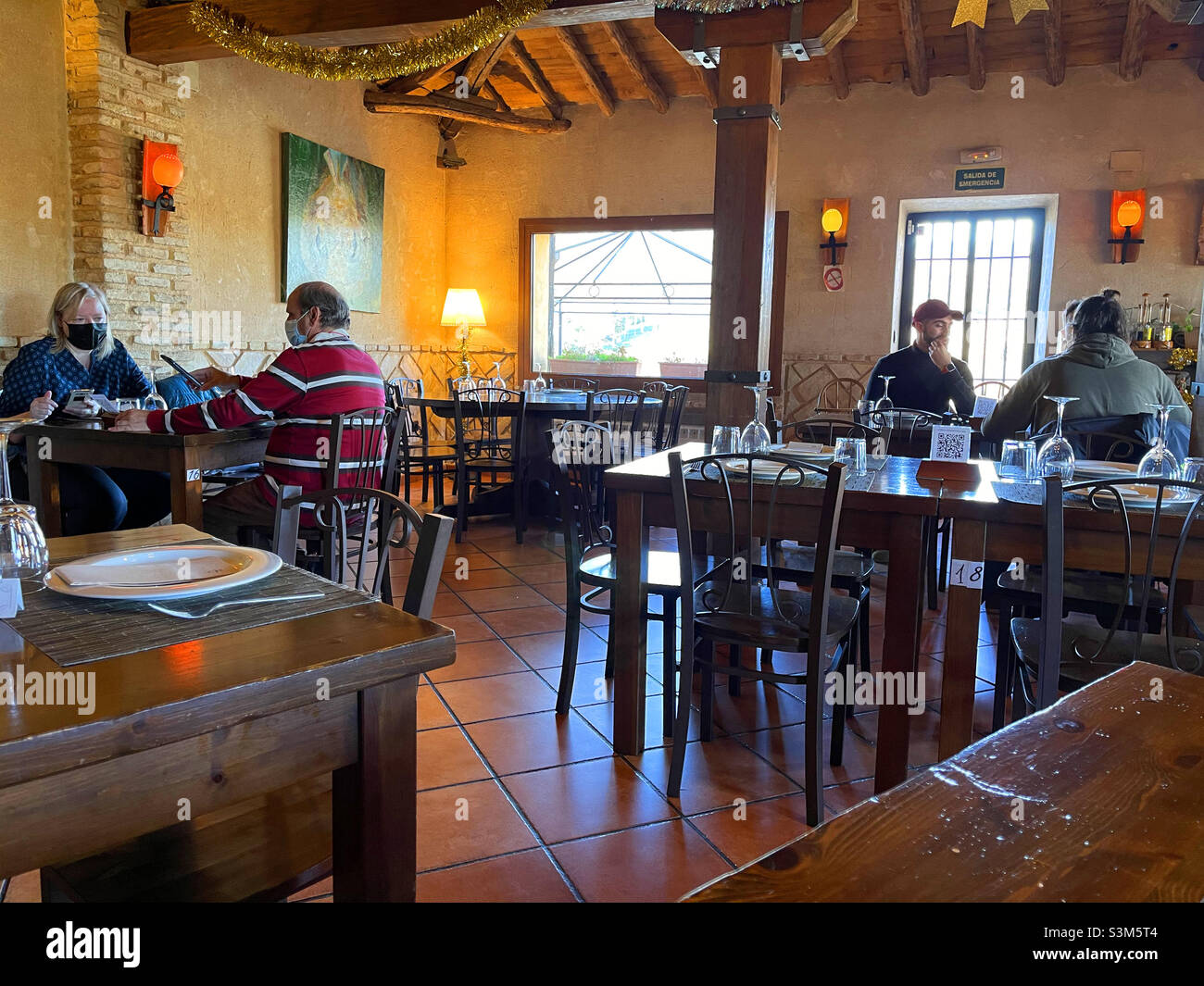 Rural restaurant interior hi-res stock photography and images - Alamy