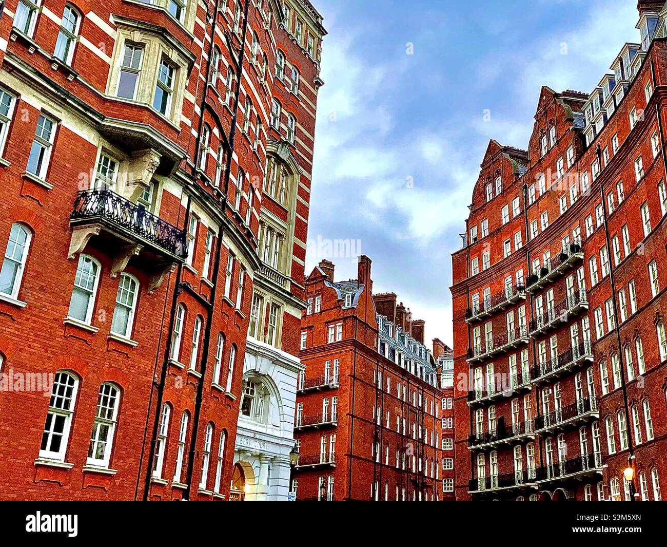 West London flats Stock Photo - Alamy
