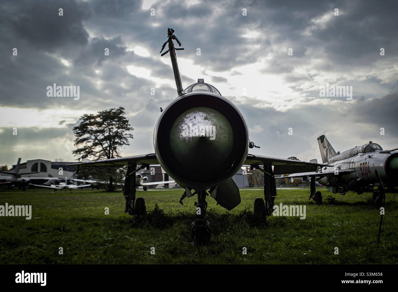 Fighter jet dark hi-res stock photography and images - Alamy