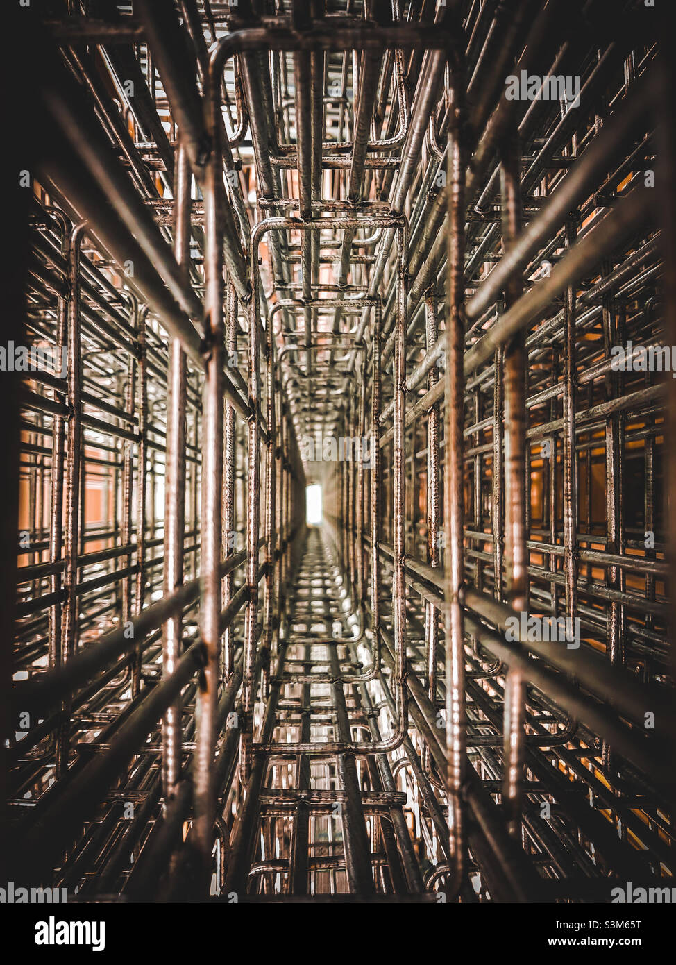 Metal tunnel hi-res stock photography and images - Alamy