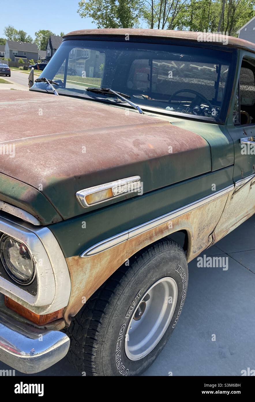 Old ford truck hi-res stock photography and images - Alamy