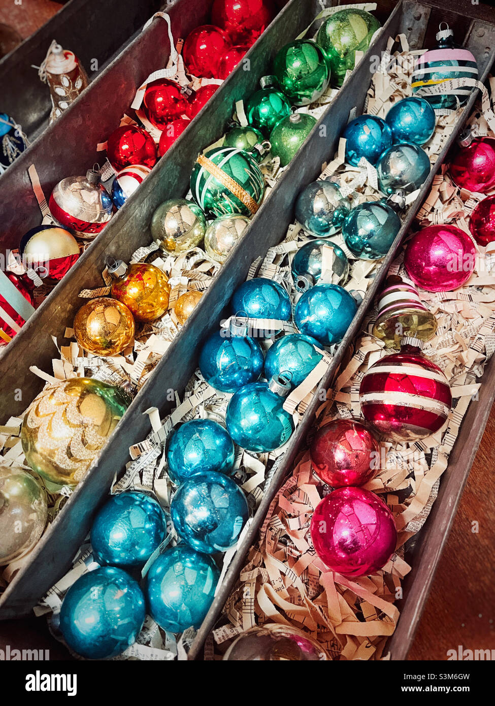 Vintage christmas baubles in vintage tin box Stock Photo - Alamy