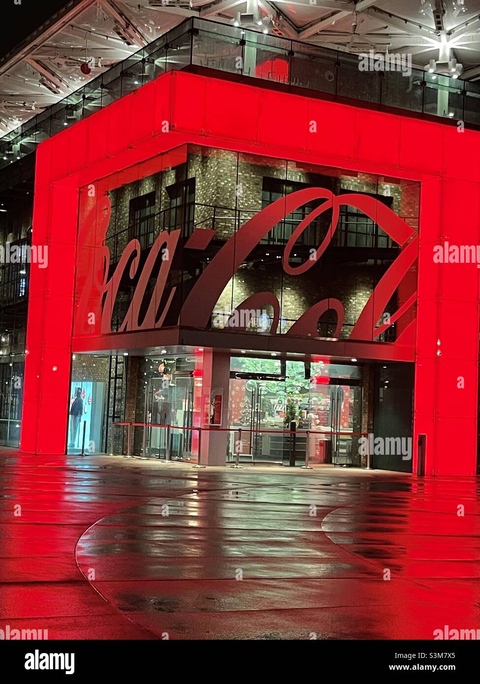 Coca cola building hi-res stock photography and images - Alamy