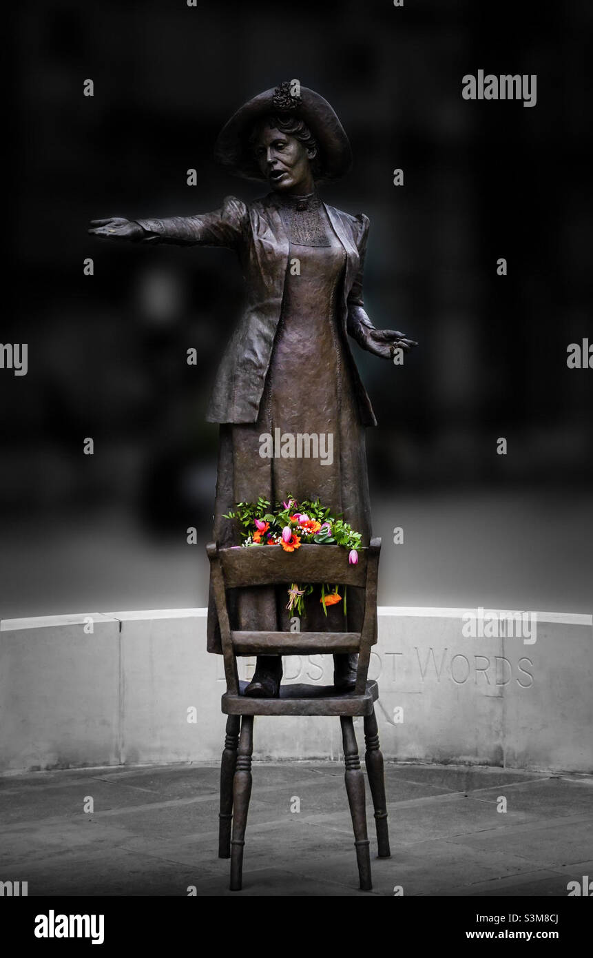 Emmeline pankhurst sculpture hi-res stock photography and images - Alamy