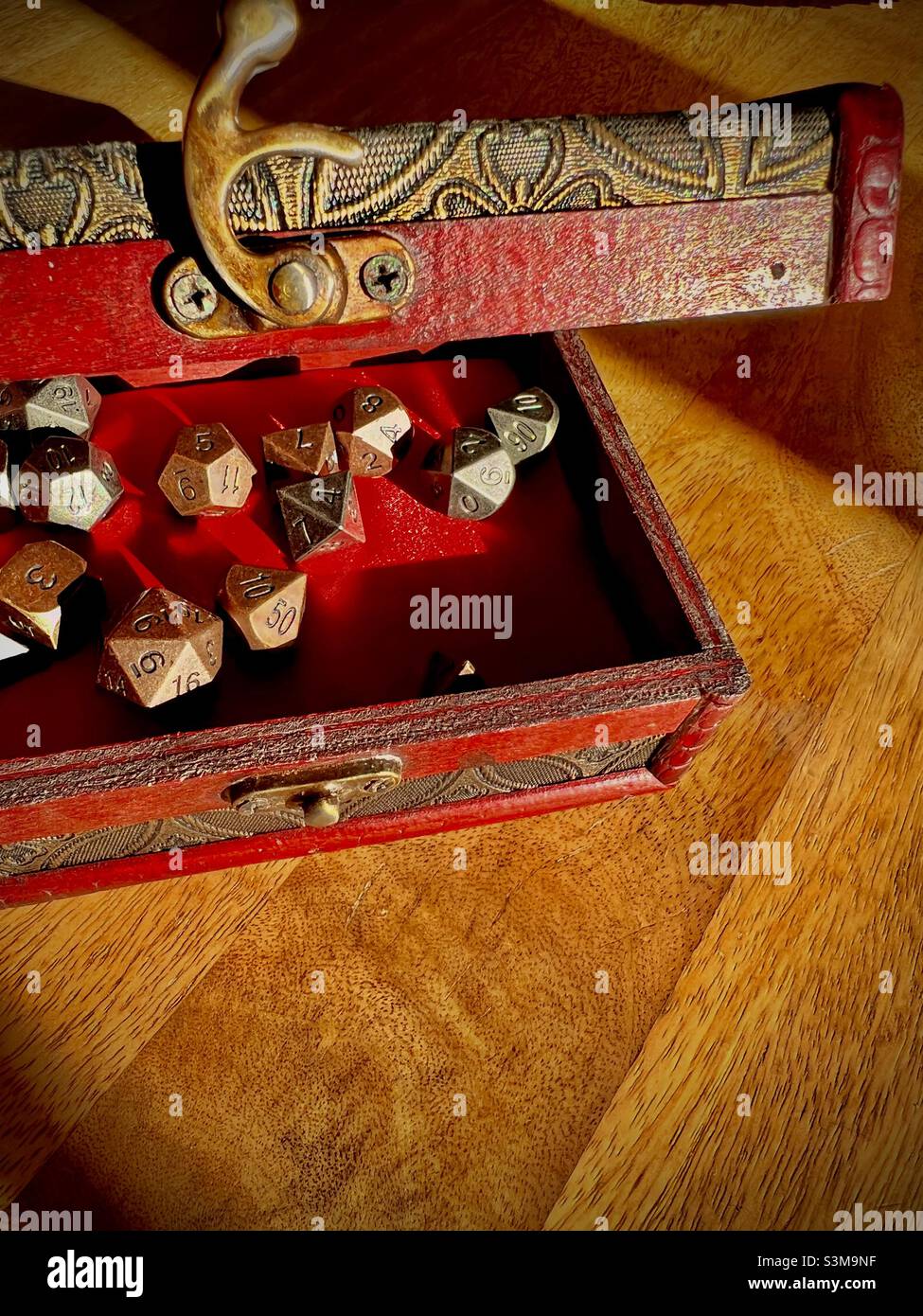 Dice box hi-res stock photography and images - Alamy