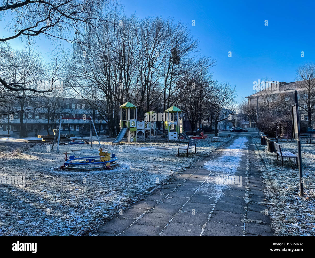 Small town square hi-res stock photography and images - Alamy
