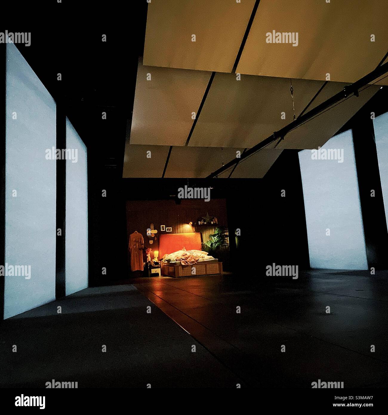 White noise bridge theatre hi-res stock photography and images - Alamy