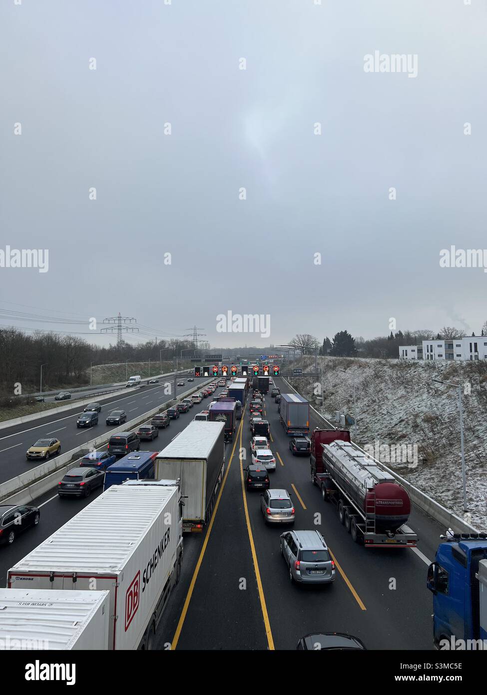Autobahn germany cars top hi-res stock photography and images - Alamy