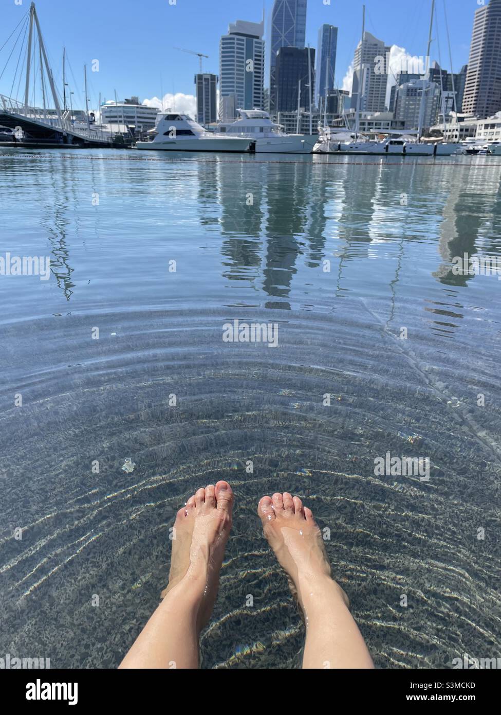 Submerging hi-res stock photography and images - Alamy