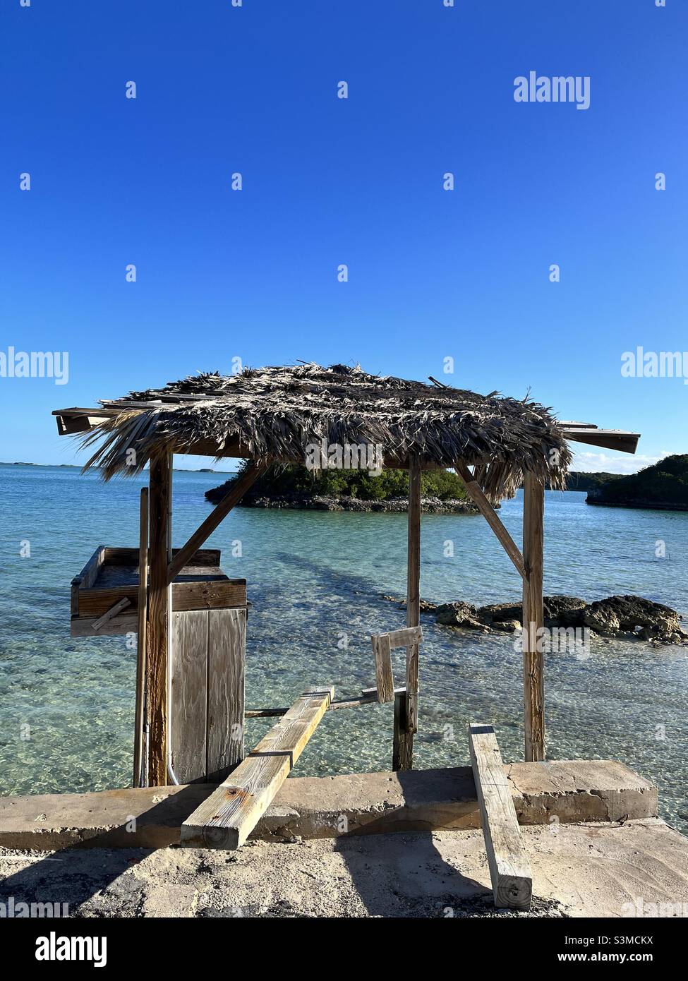 Bahamas beach hut hi-res stock photography and images - Alamy