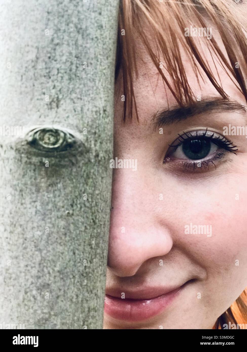 Tree knot hi-res stock photography and images - Alamy