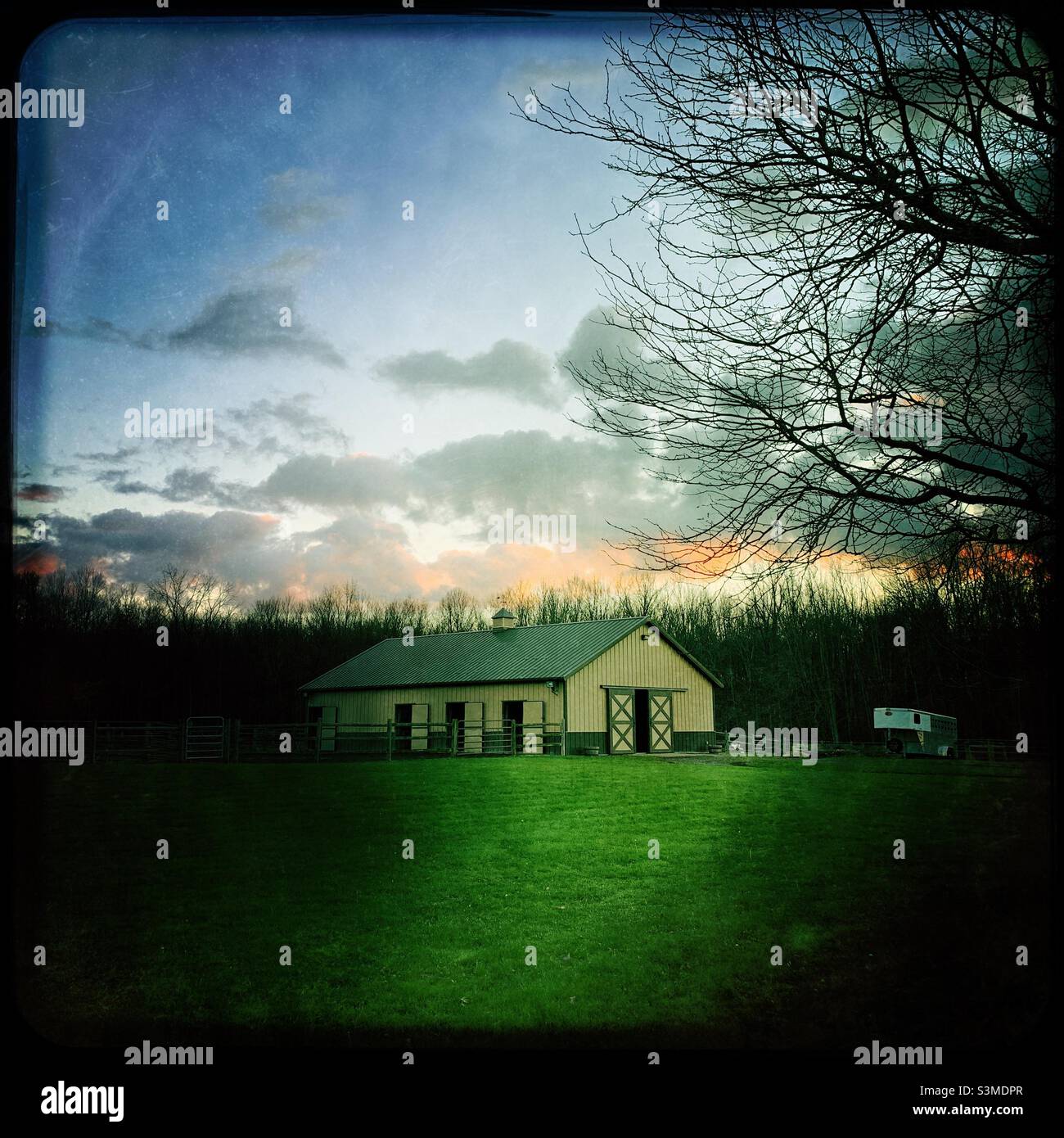 Beautiful barn sunrise hi-res stock photography and images - Alamy