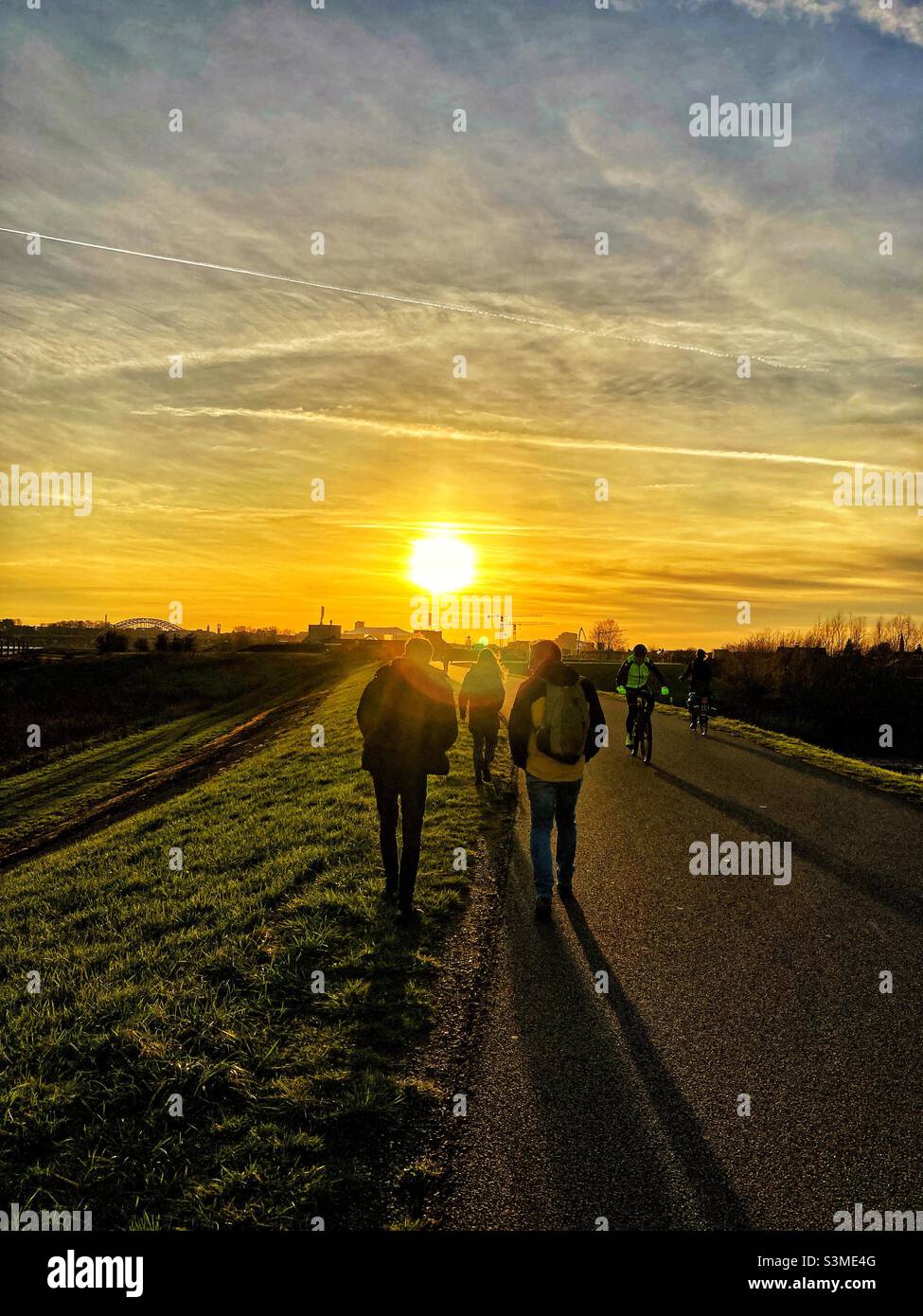 Walk the sun hi-res stock photography and images - Alamy