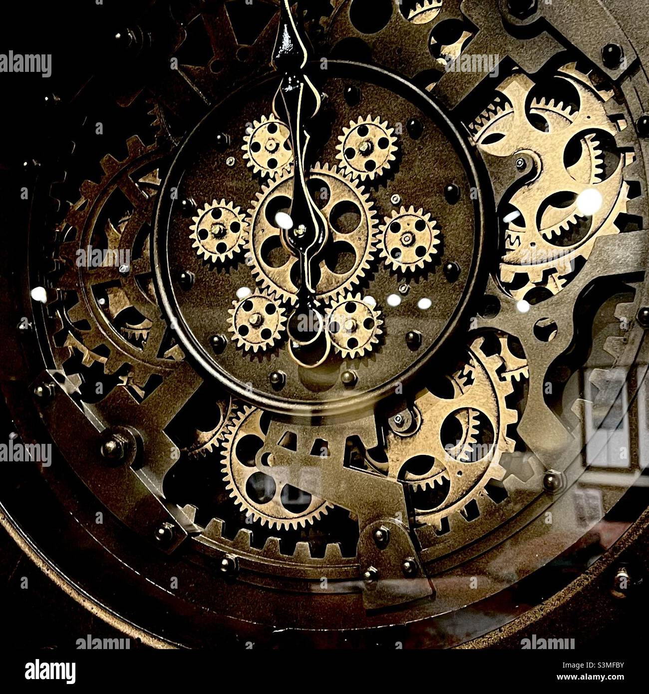 Clockworks hi-res stock photography and images - Alamy