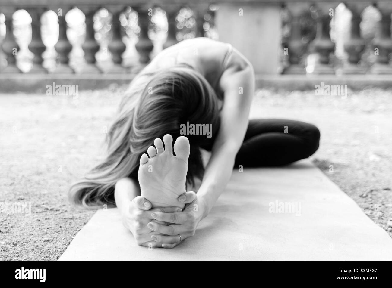 Deep fold hi-res stock photography and images - Alamy