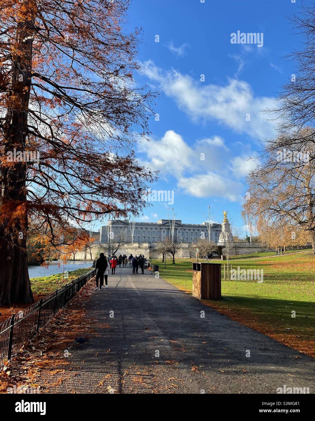 Palace road hi-res stock photography and images - Alamy