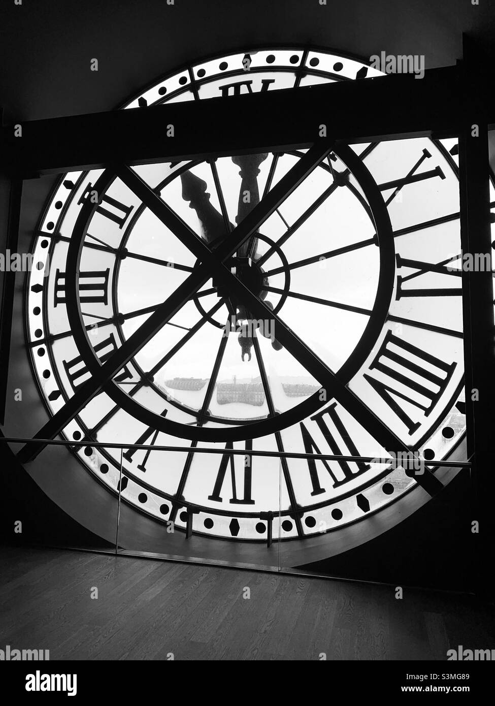 Tick tok hi-res stock photography and images - Alamy