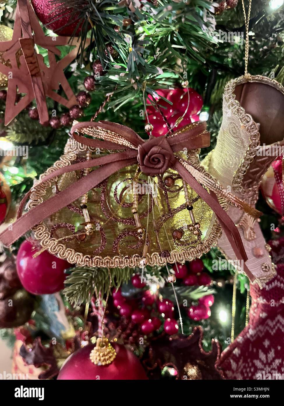 Victorian christmas tree decorations hi-res stock photography and ...