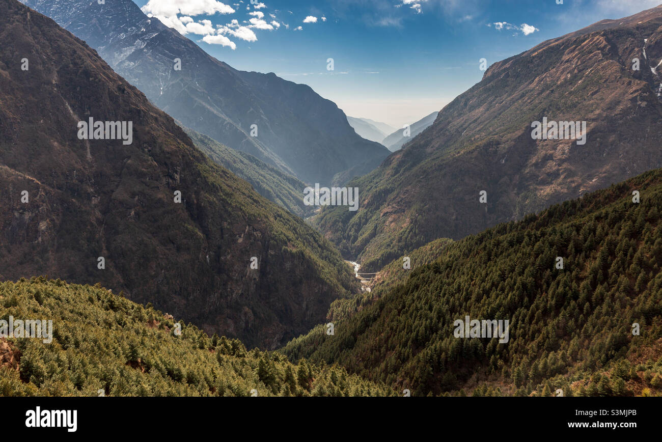 On the way to Mount Everest base camp, Solukhumbu region, Nepal ...