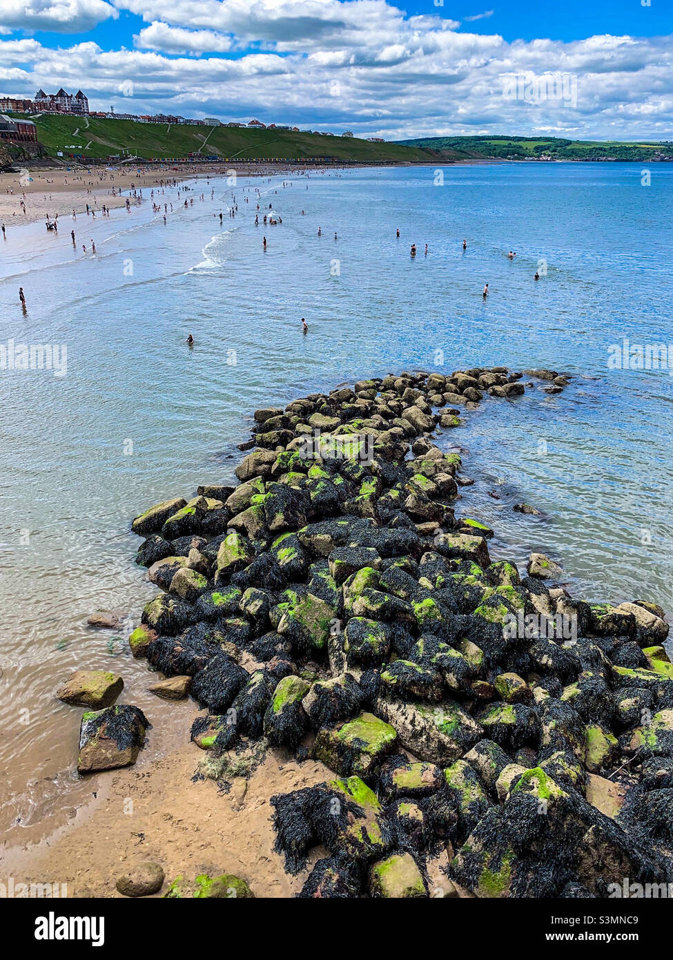 Whitby rocks hi-res stock photography and images - Alamy
