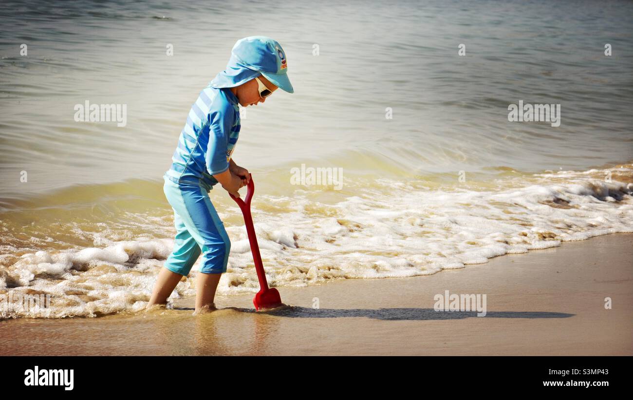 Plastic spade hi-res stock photography and images - Alamy